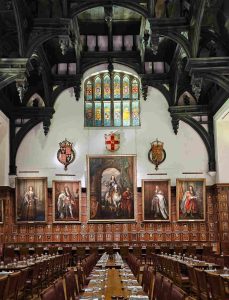 HOW TO VISIT MIDDLE TEMPLE HALL – Family Journey